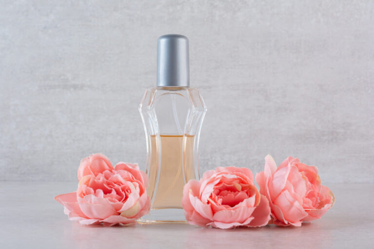 Sentir Cheiro de Perfume do Nada? Significado Espiritual